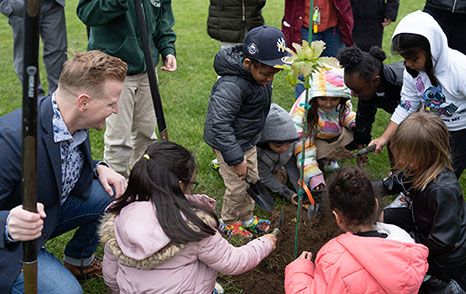 NJDEP| News Releases | On Arbor Day, DEP, TCNJ and Sustainable Jersey ...