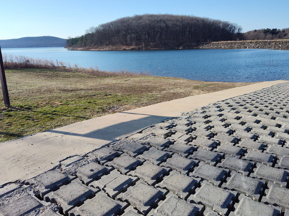 NJDEP| Fish & Wildlife | Round Valley Lower Boat Ramp and Kayak Launch ...